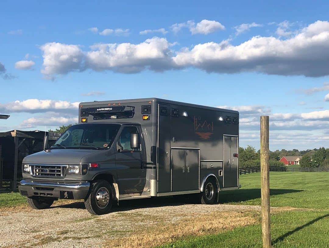 8+ Inspiring Ambulance Camper Conversions (+ DIY TIPS) | OffGridSpot.com