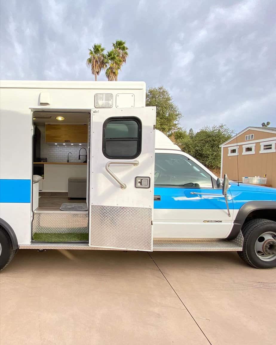 8+ Inspiring Ambulance Camper Conversions (+ DIY TIPS) | OffGridSpot.com